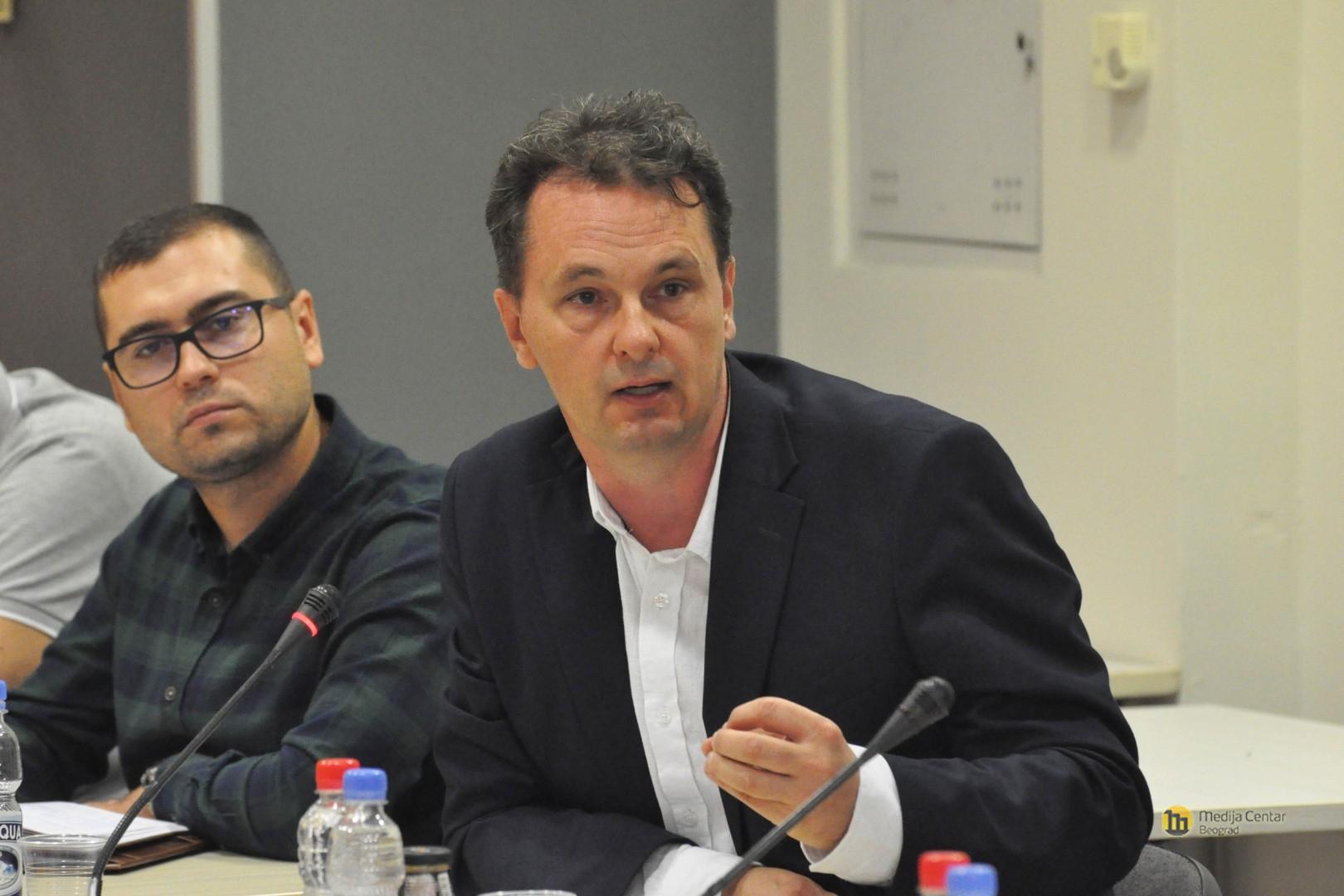 "Prosveta na popravnom ispitu"